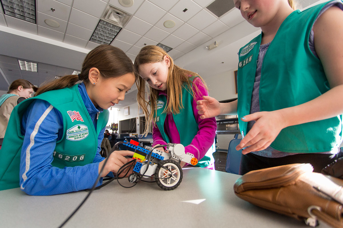 Interest Is Growing, But STEM Is Nothing New for Girl Scouts | Machine ...