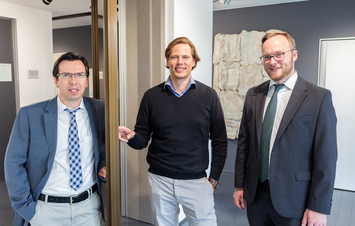 Putting a New Spin on Glass Doors with Plastic Bearings | Machine Design