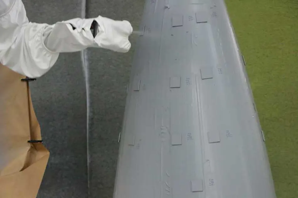 Robots Keep F-22 Raptor Fighters Healthy and Stealthy | Machine Design